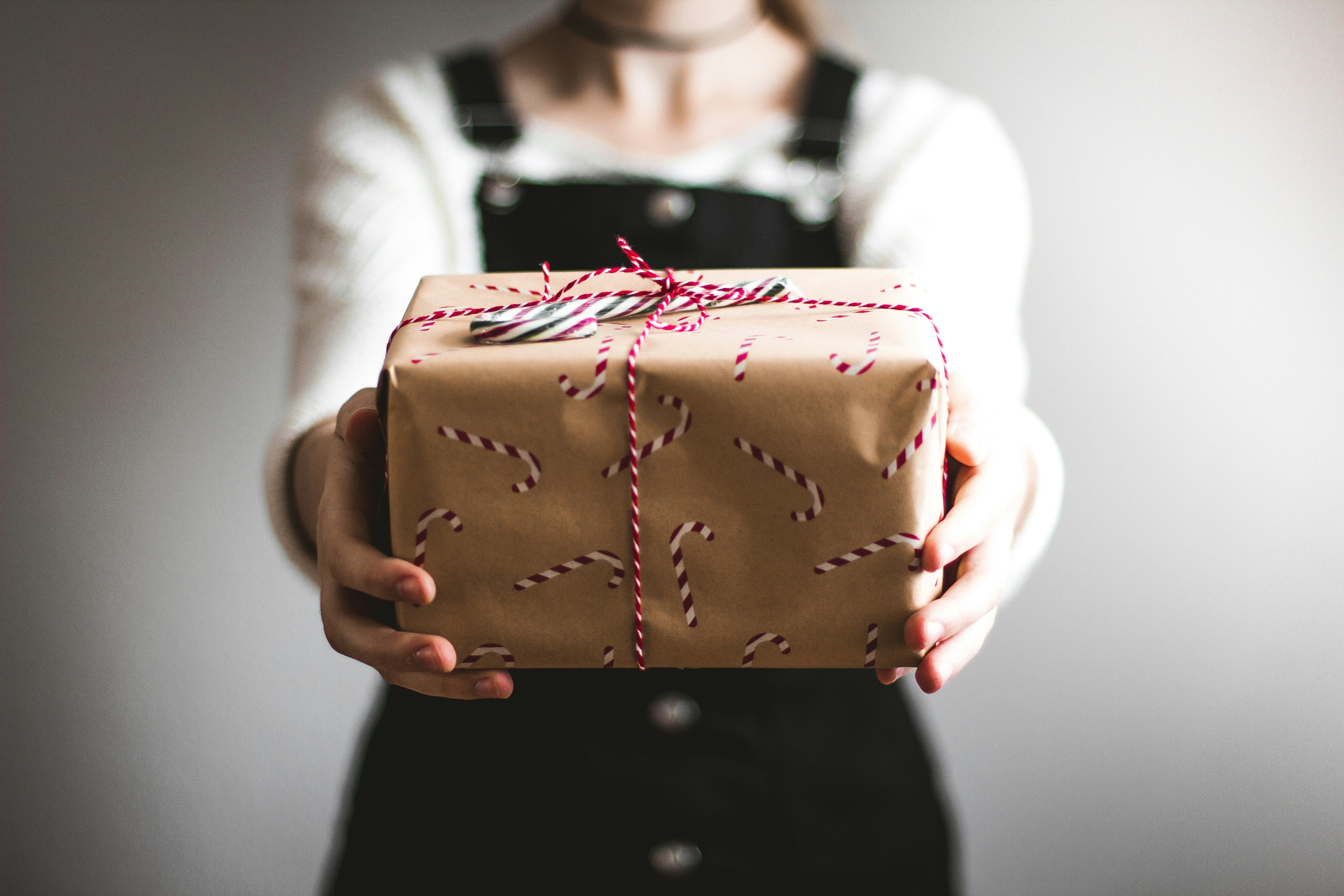 The psychology of gift-giving: why food gifts make people happier ...